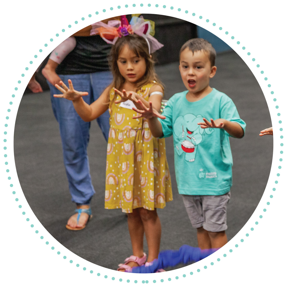 Teaching right and left – mainly music and mainly play UK